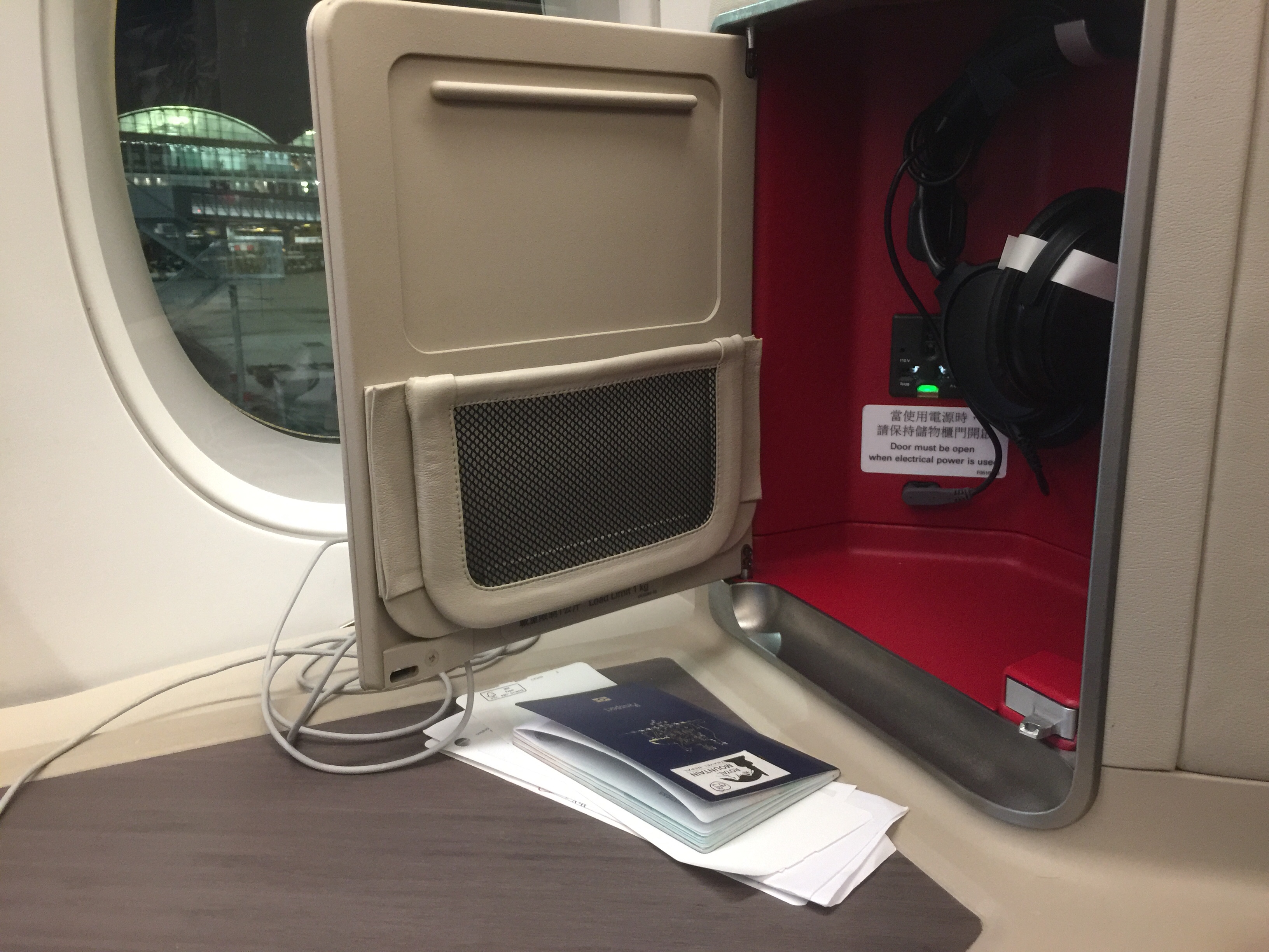 Flight Review – CX105 Hong Kong to Melbourne – Nathan's Insights